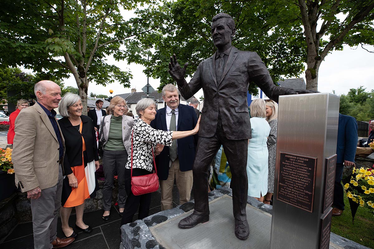 Life-size statue of Brendan O’Regan unveiled - The Clare Herald